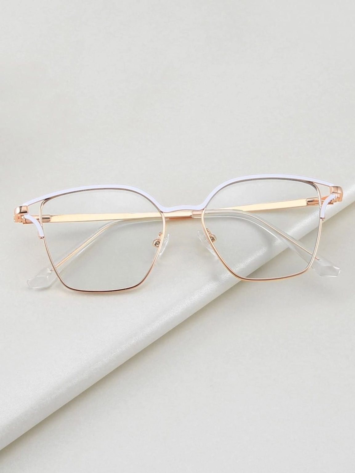 Mujer lentes de moda Blancas | ÓPTICA MEDELLÍN